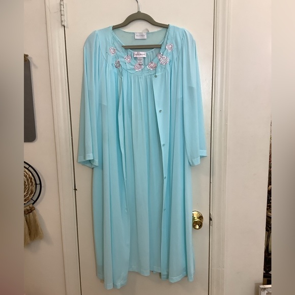 Shadowline | Intimates & Sleepwear | Womens Shadowline Gown And Robe ...